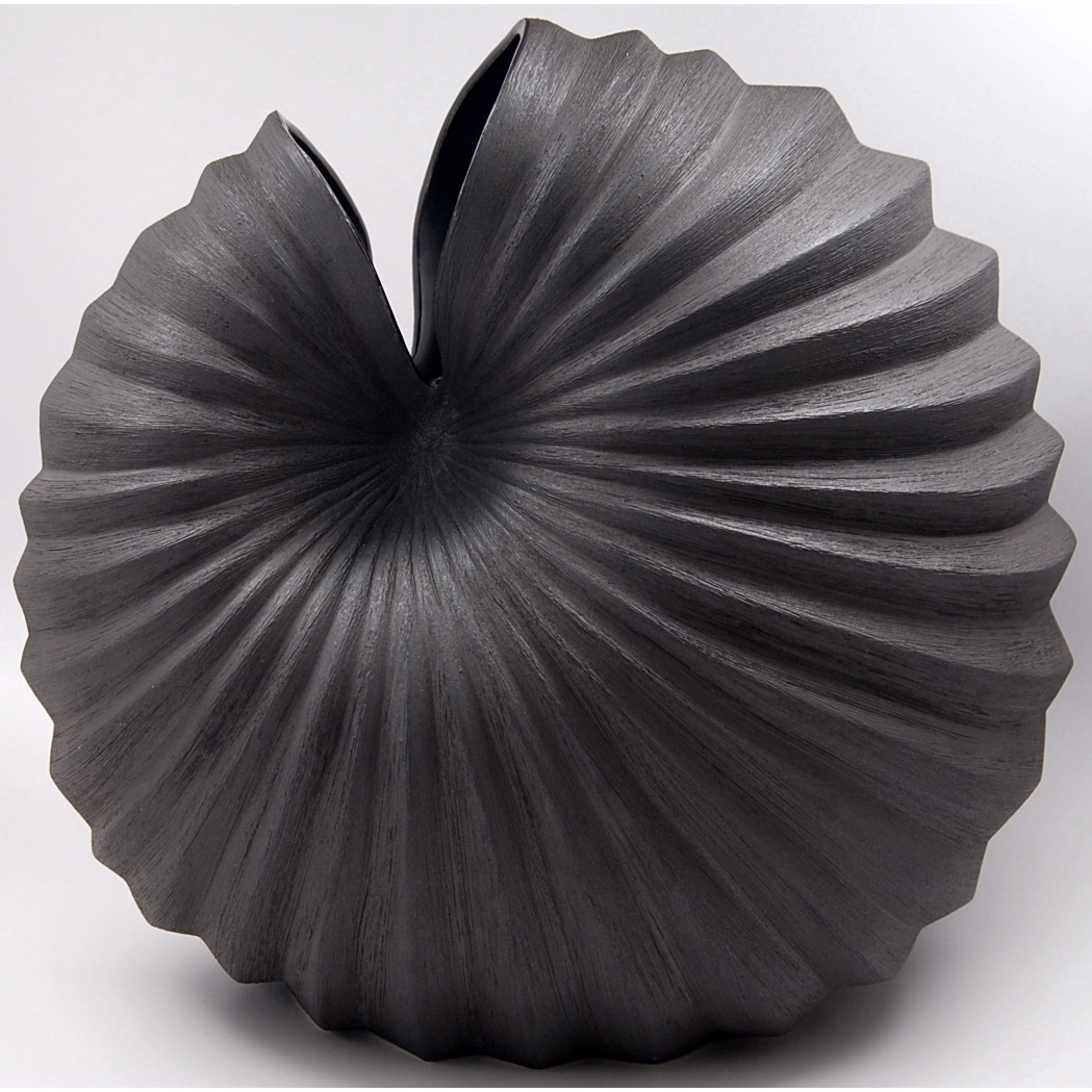 Handcrafted Palm Black Porcelain Shell Vase - Large – Fenwick Float-ors